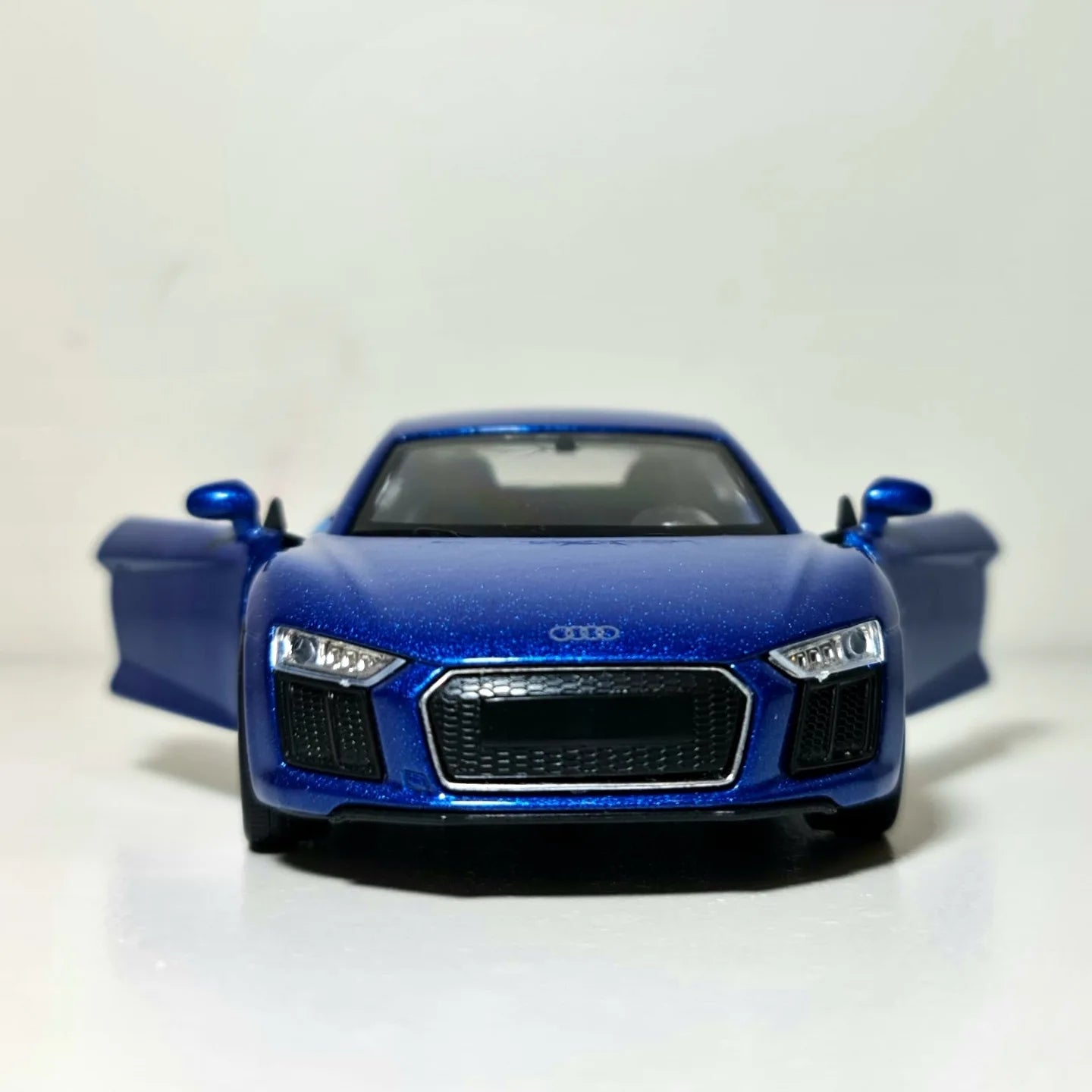 AUDI R8 – Diecasto