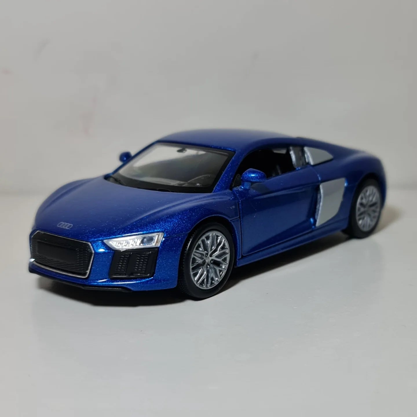 AUDI R8 – Diecasto