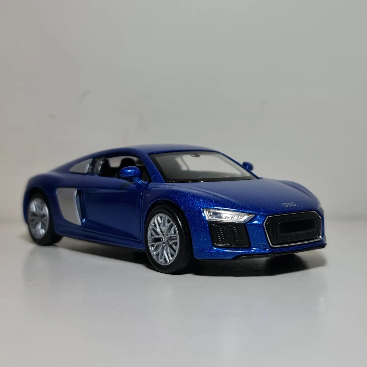 AUDI R8 – Diecasto